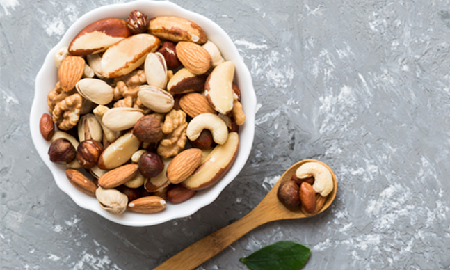 O que importa saber sobre os frutos oleaginosos | Lusíadas Saúde